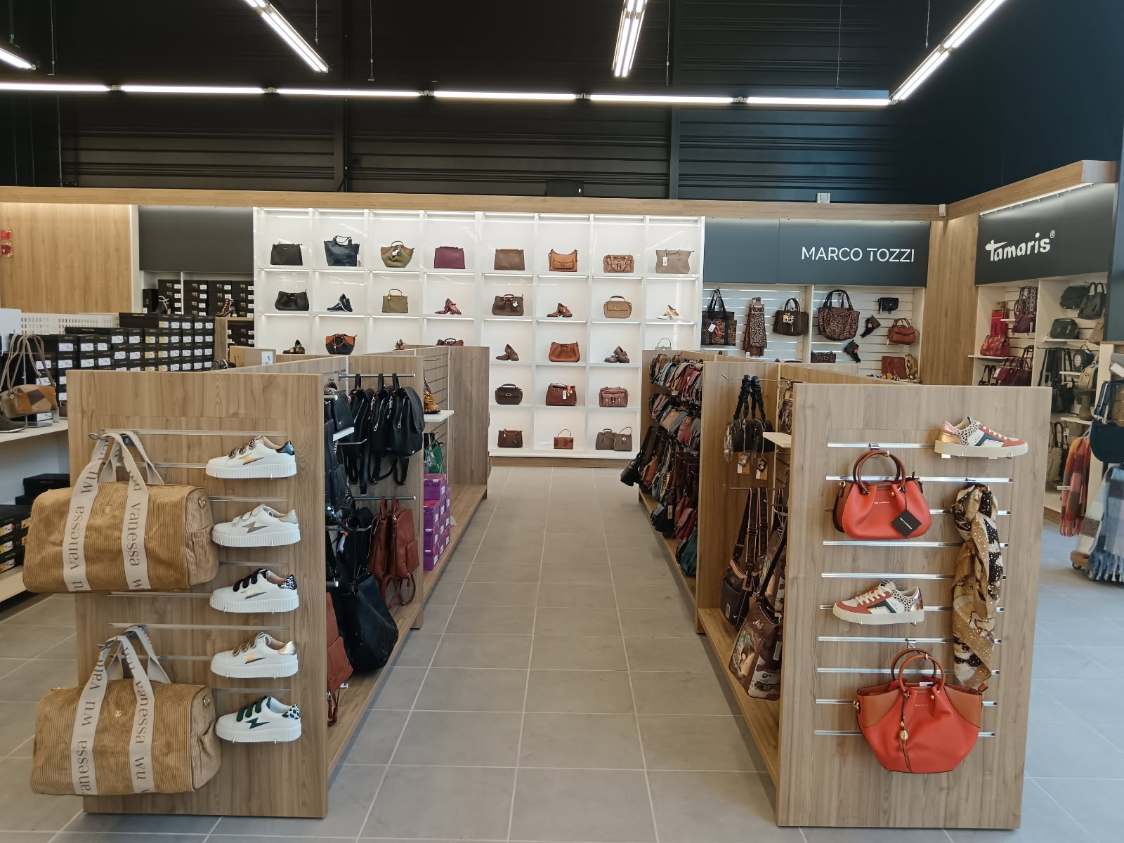 Besson Chaussures Dunkerque : Chaussures Grande Synthe 59760 (adresse ...