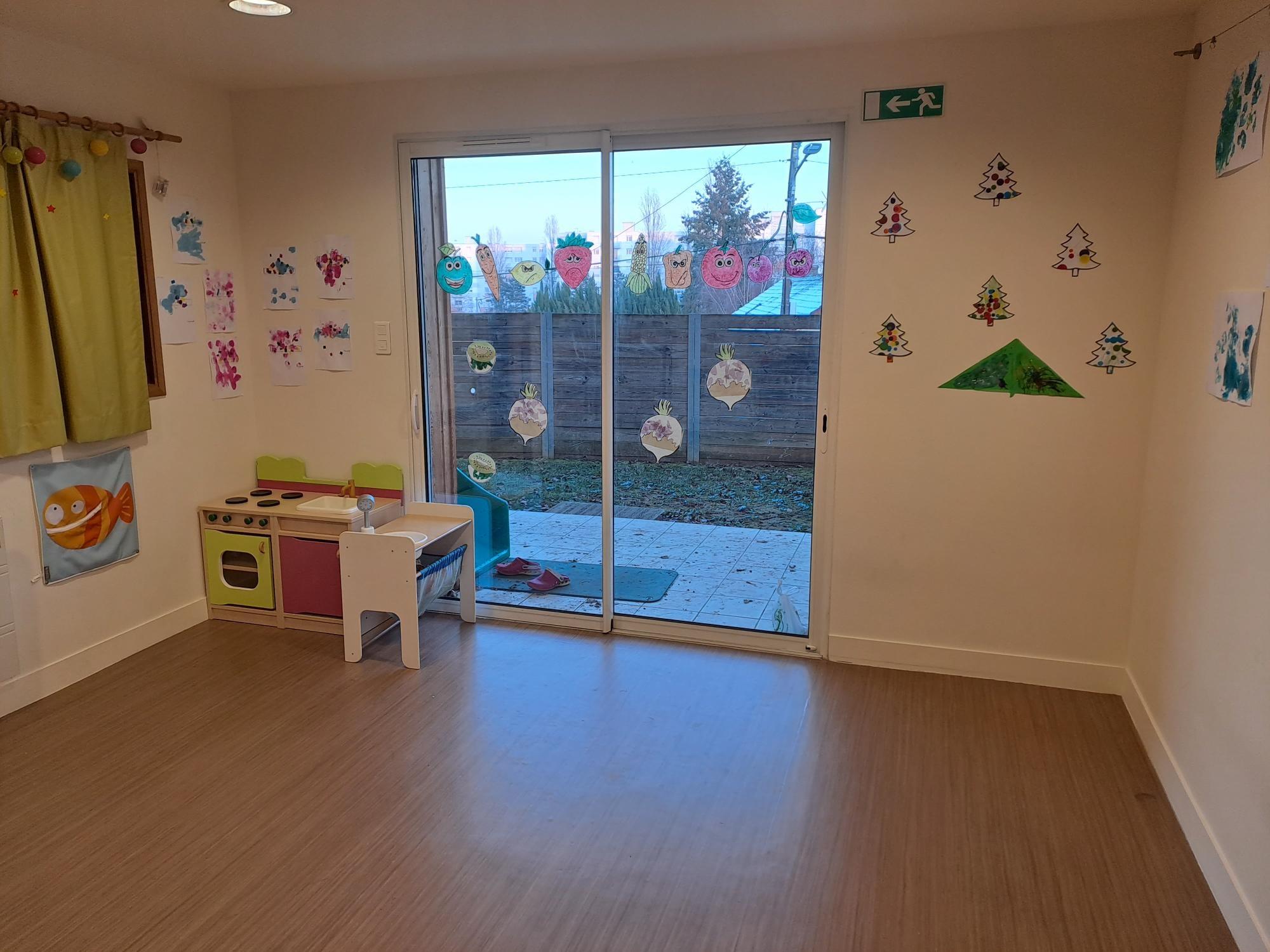 Les Petits Chaperons Rouges : Crèche Et Garderie Chalon Sur Saône 71100 ...