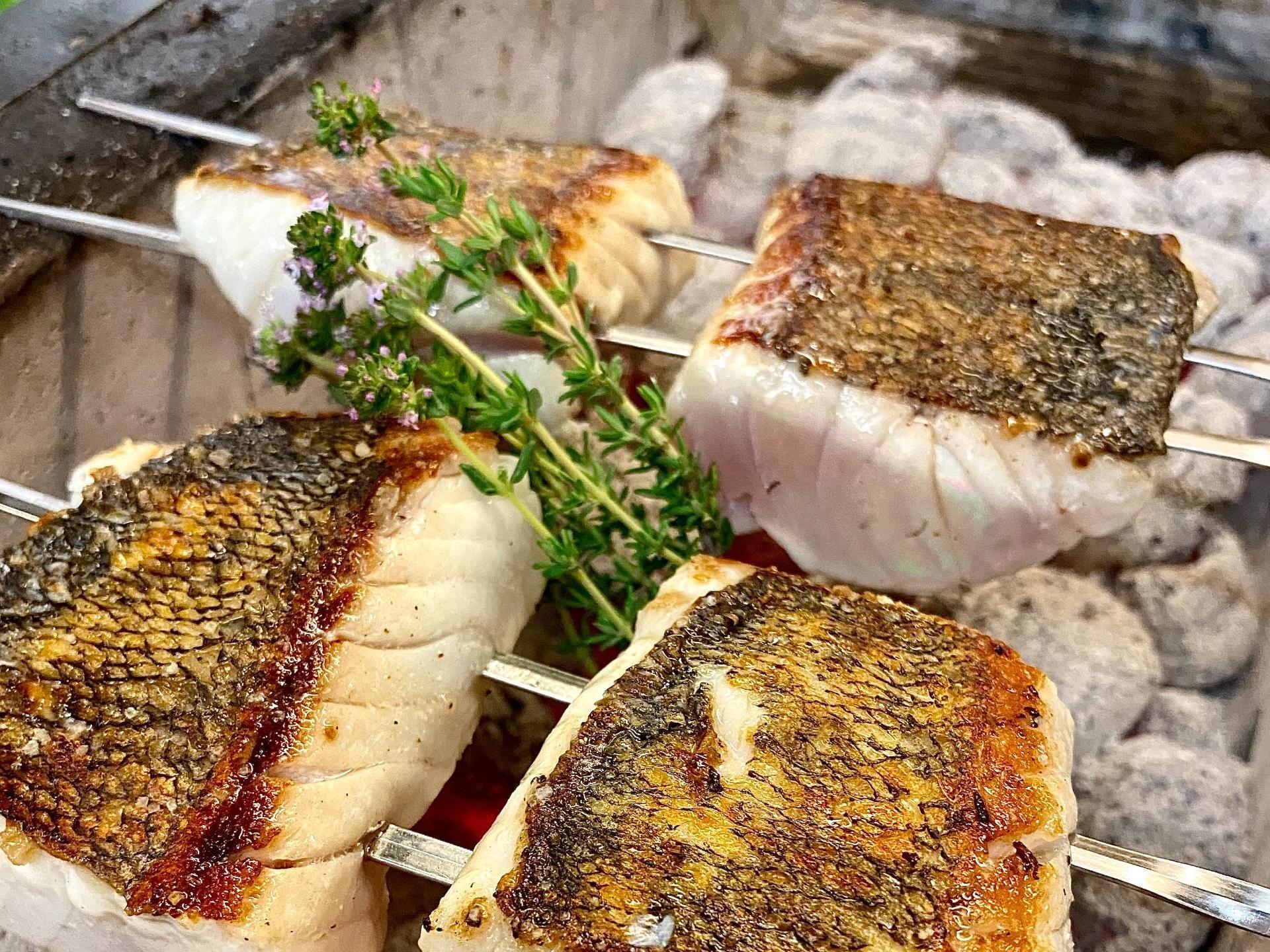 Logis Hôtel Le Cheval Blanc Et Clovis : Hôtel et autre hébergement ...