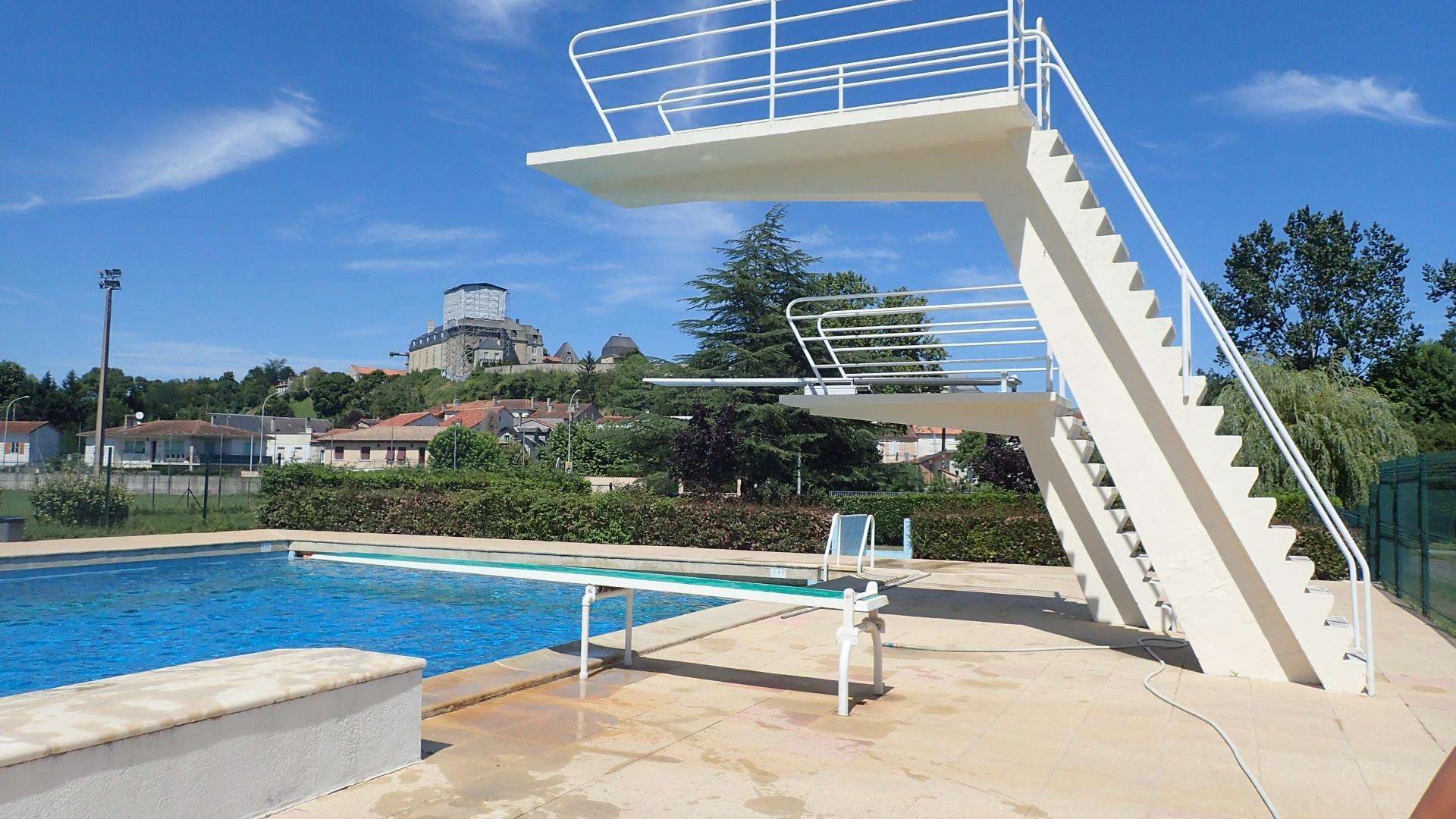 Piscine Municipale : Piscine Chalais 16210 (adresse, horaire et avis)