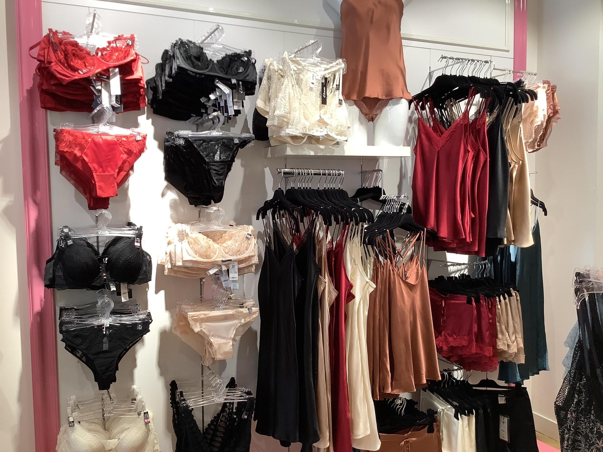 Etam : Vêtements Femme Roanne 42300 (adresse, horaire et avis)